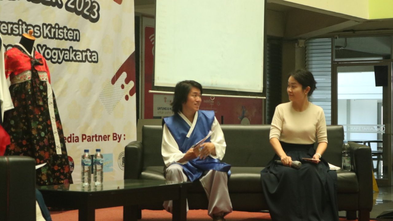 Korean Corner UKDW Shines in Jogja Korean Festival | Duta Wacana ...