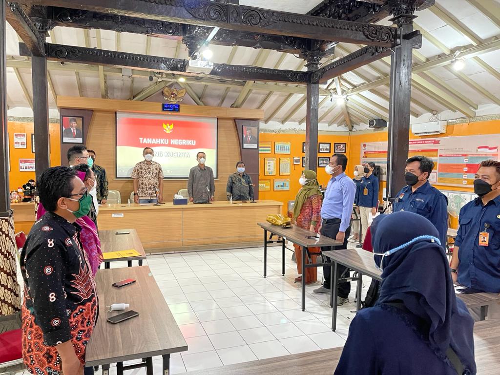 Serah Terima MoU KPU Kota Yogyakarta dengan FTI UKDW & FTI UAD ...