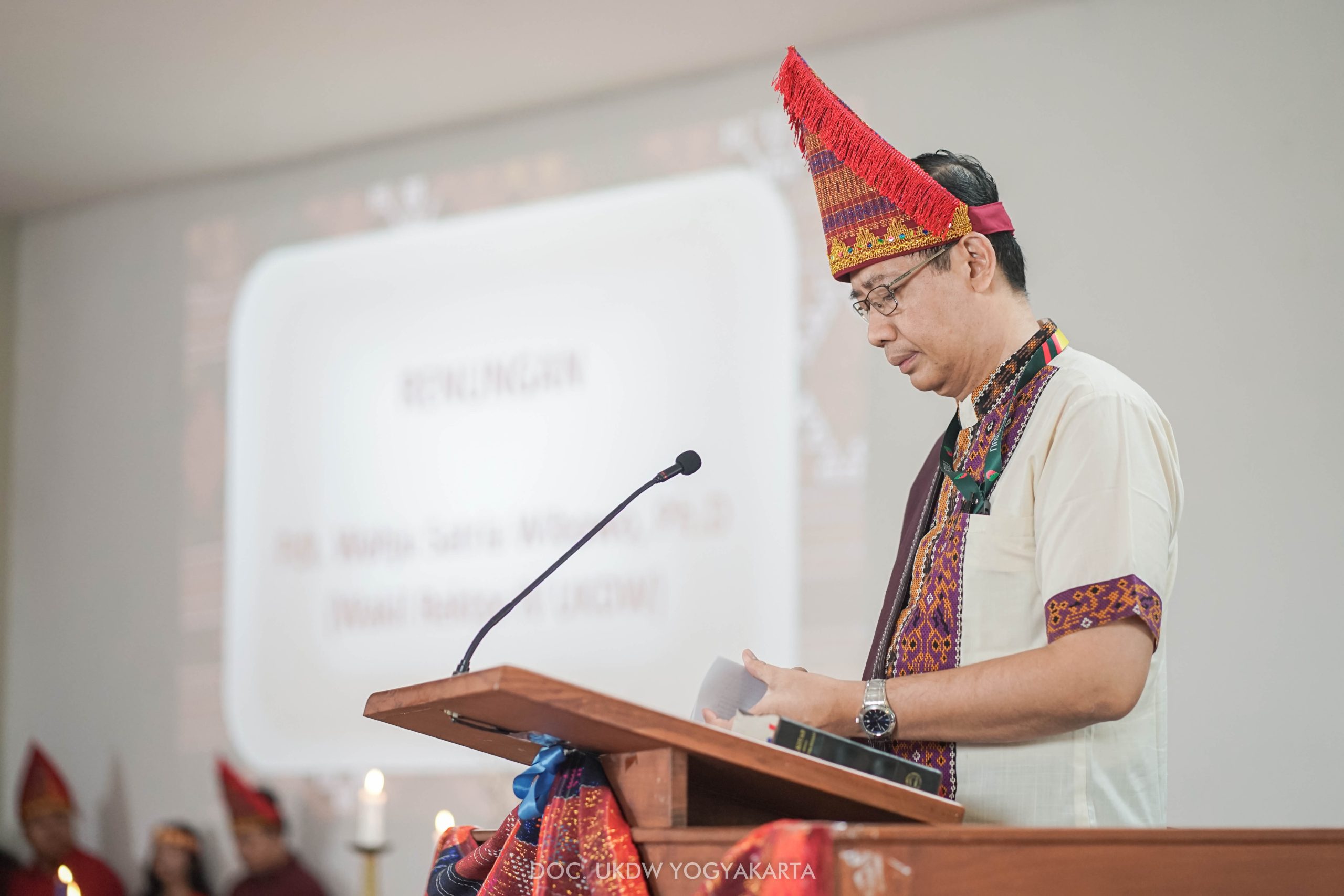 Imbada Meriahkan Ibadah Penutupan Semester - Universitas Kristen Duta ...