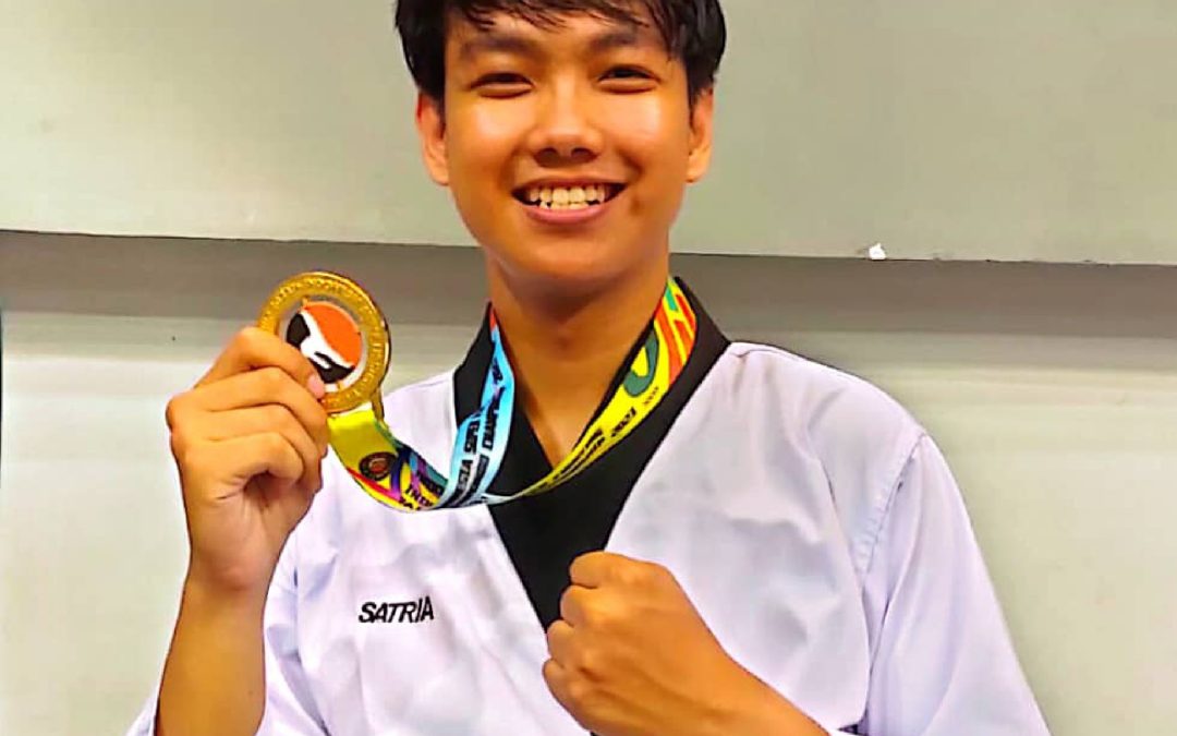 Steven Raih Medali Emas Indonesia Super Fighting - Universitas Kristen ...